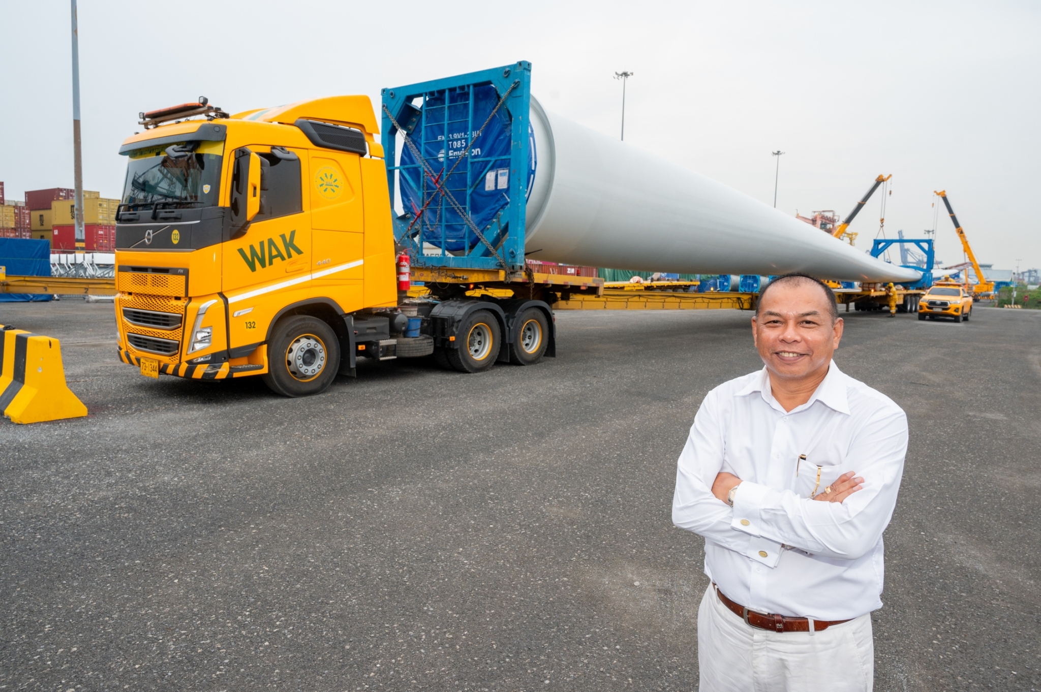 “วัฒนะกล”จัดหนัก Volvo FH 14 คัน บรรทุกกังหันลม 133 ตัน! ข้ามพรมแดนไทย ...